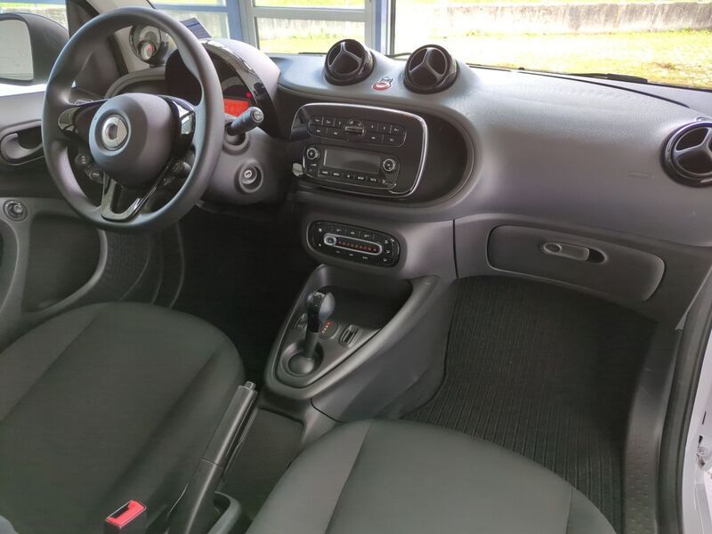 smart fortwo EQ PURE COUPE'