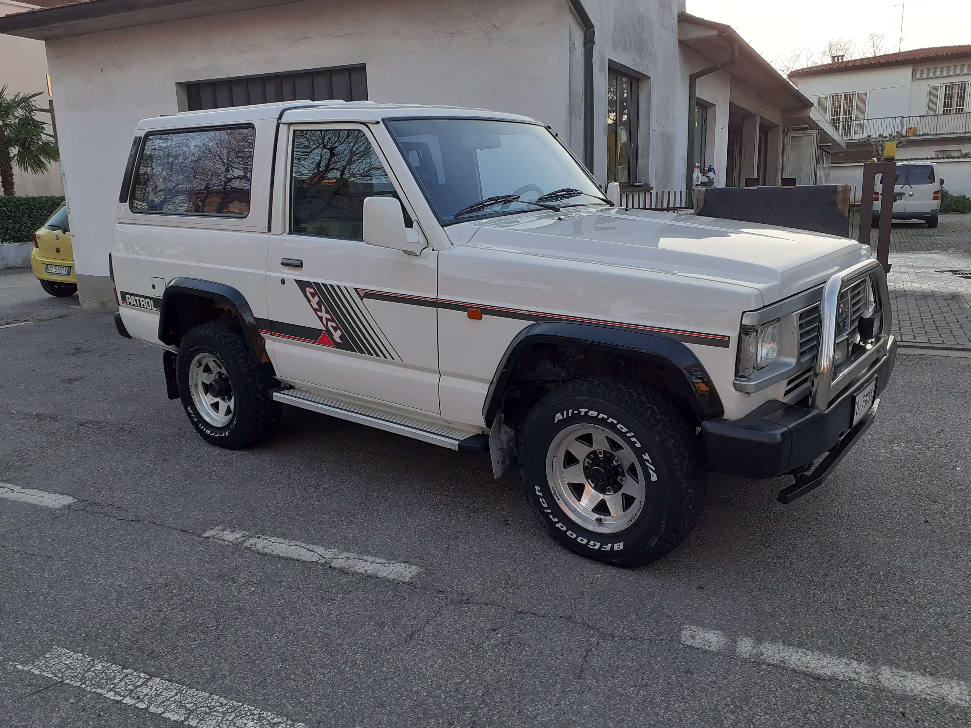 Nissan PatrolTr safari 2800