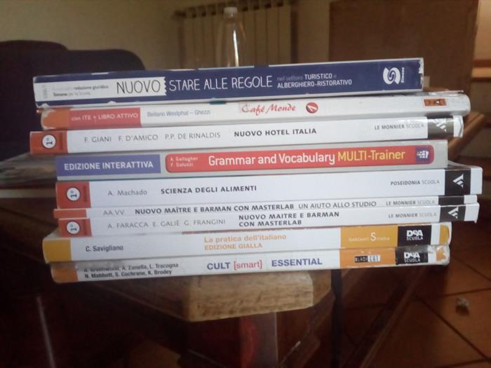 LIBRI 1° ANNO ALBERGHIERO DI RIETI