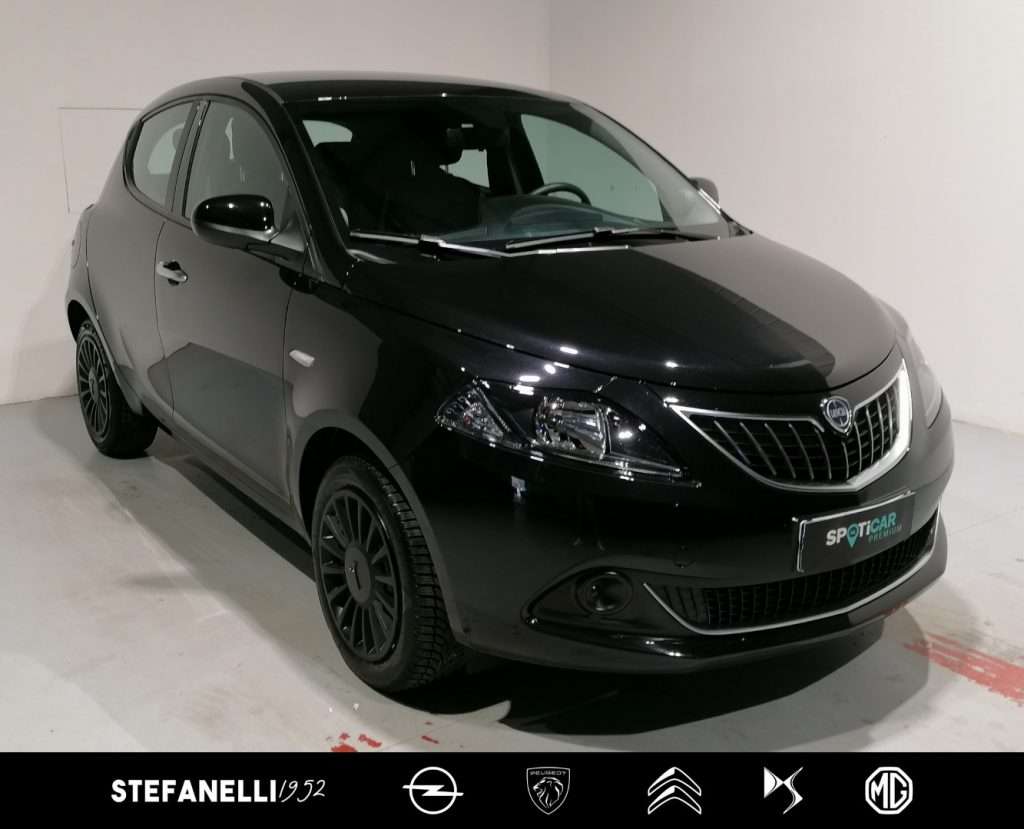 Lancia Ypsilon1.0 FireFly 5 porte S&S Hybrid Silver