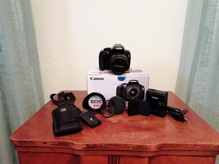 CANON 1100 D