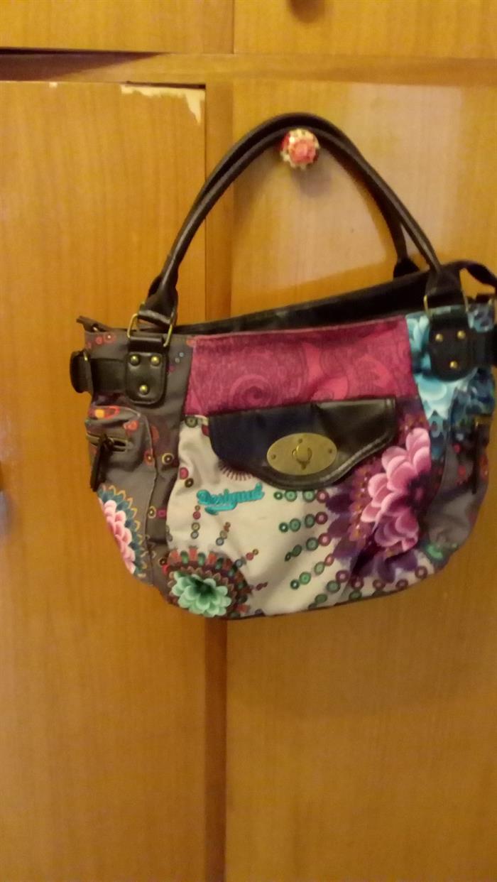 BORSA DESIGUAL