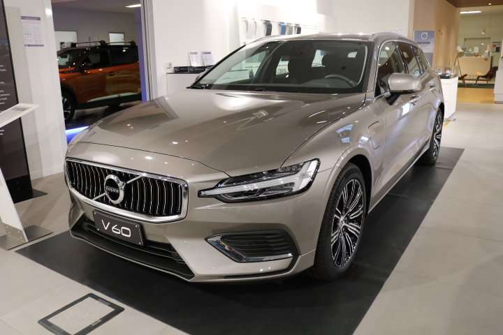 Volvo V60T6 Recharge AWD Plug-in Hybrid Inscr