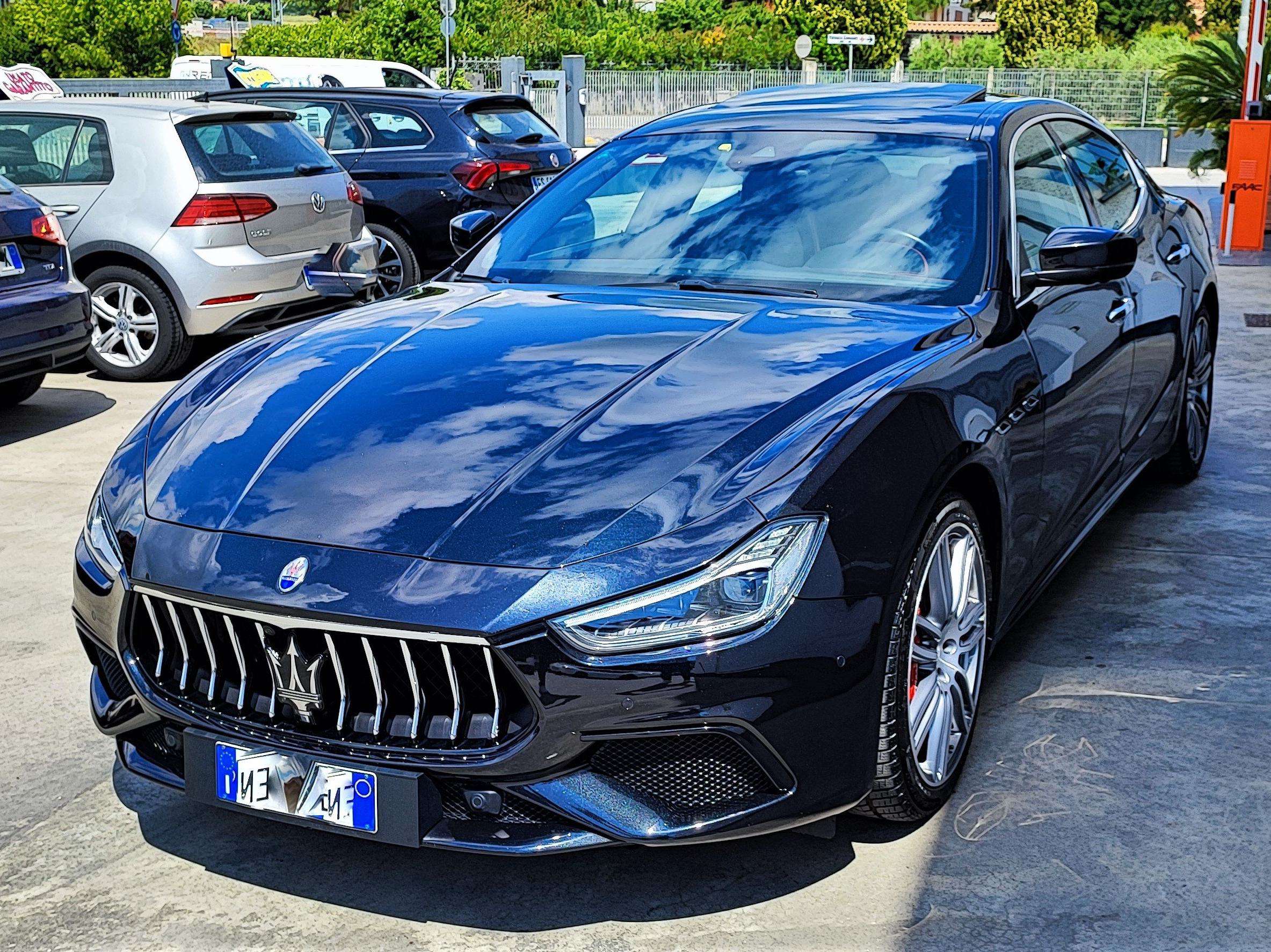 Maserati GhibliGhibli 3.0 V6 bt Gransport Q4 430cv auto my19