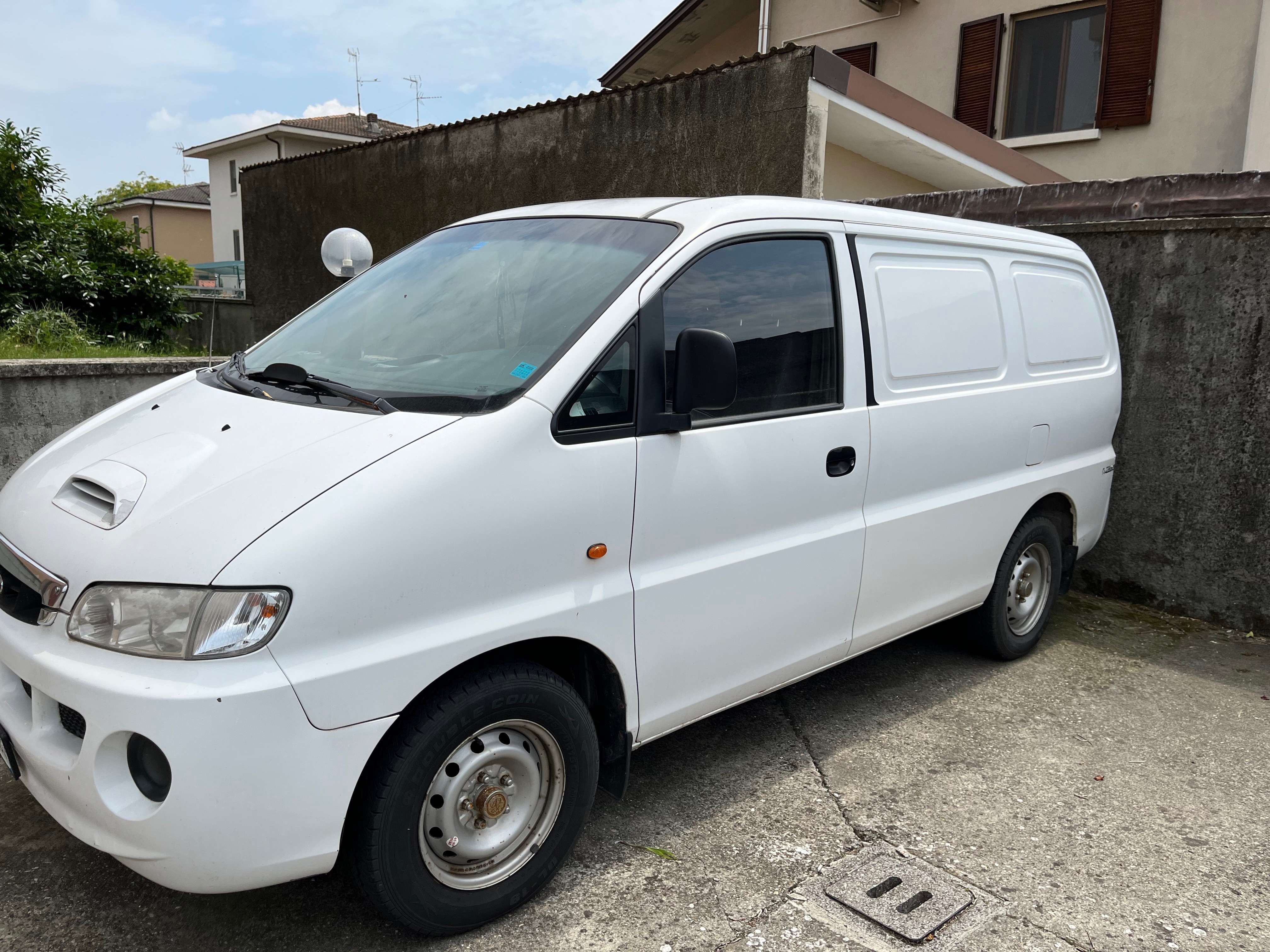 Hyundai H-1H-1 2.5 td HSV Max