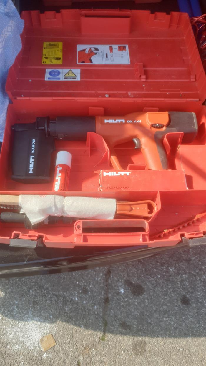 2 SPARACHIODI HILTI