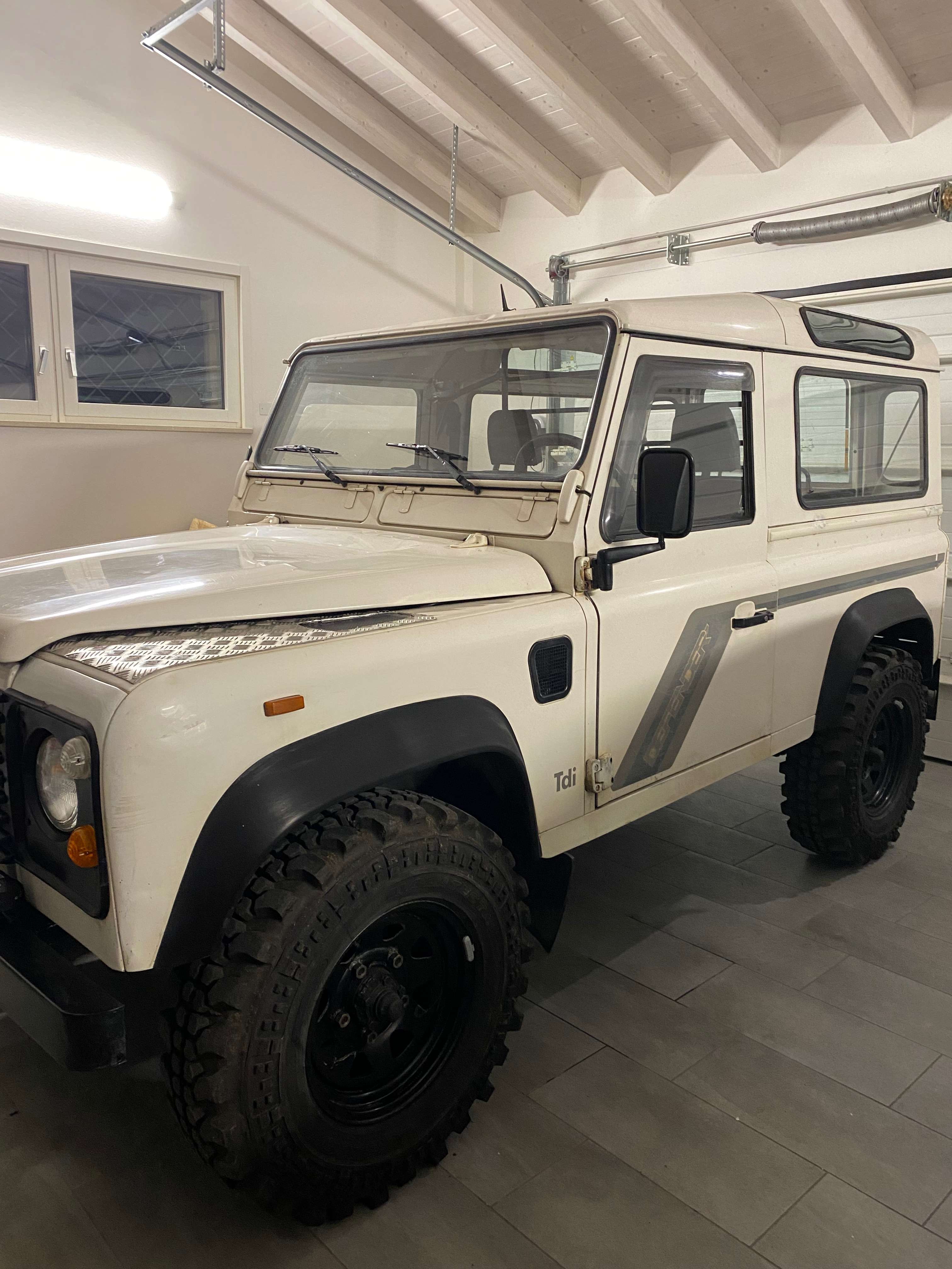 Land Rover Defender90 2.5 tdi Hard top