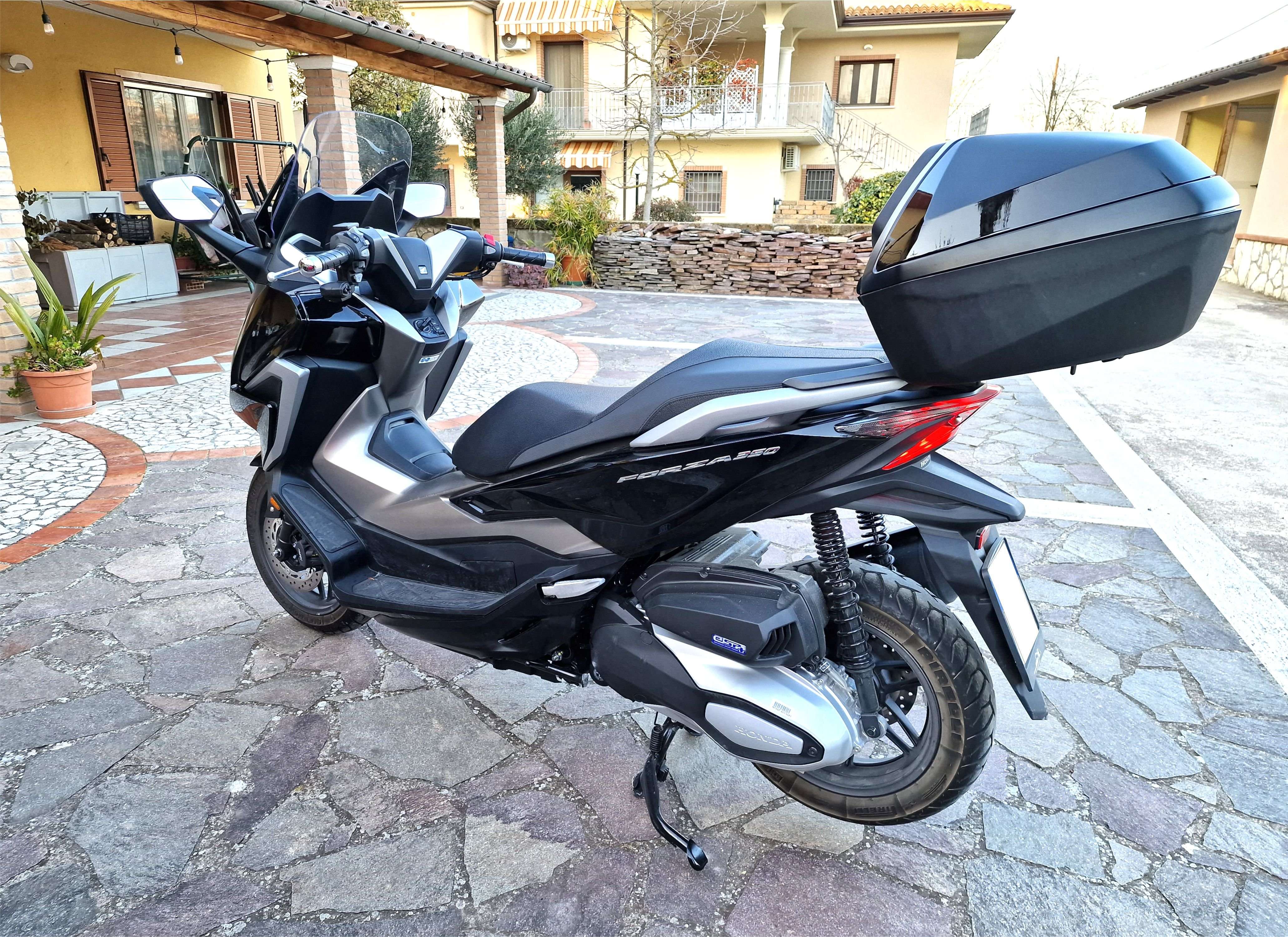 Honda Forza 350Deluxe - solo 2.840 km - NUOVO!