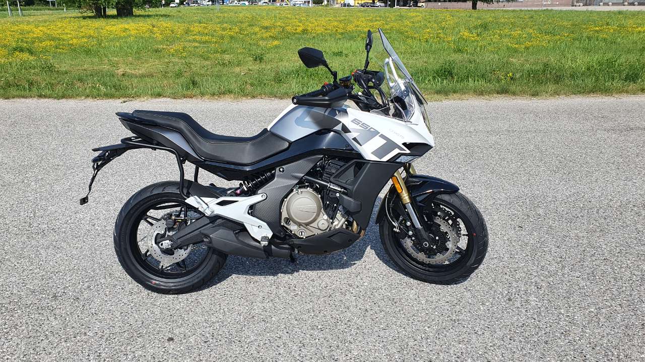 CF Moto 650 MTEURO 5