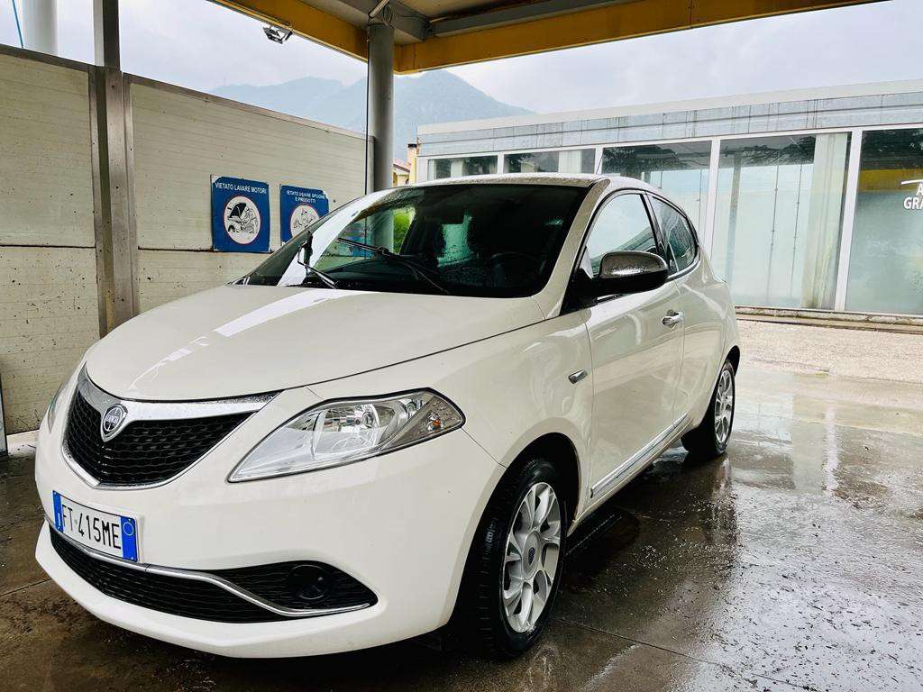 Lancia Ypsilon1.2 Gold ecochic Gpl 69cv my19