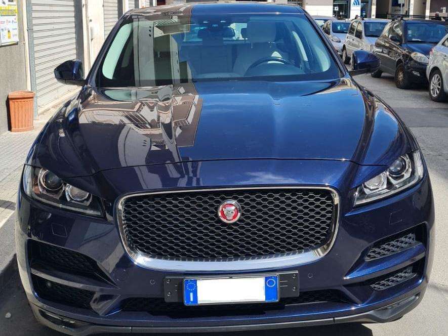 Jaguar F-Pace2.0d i4 Prestige awd 240cv auto my18