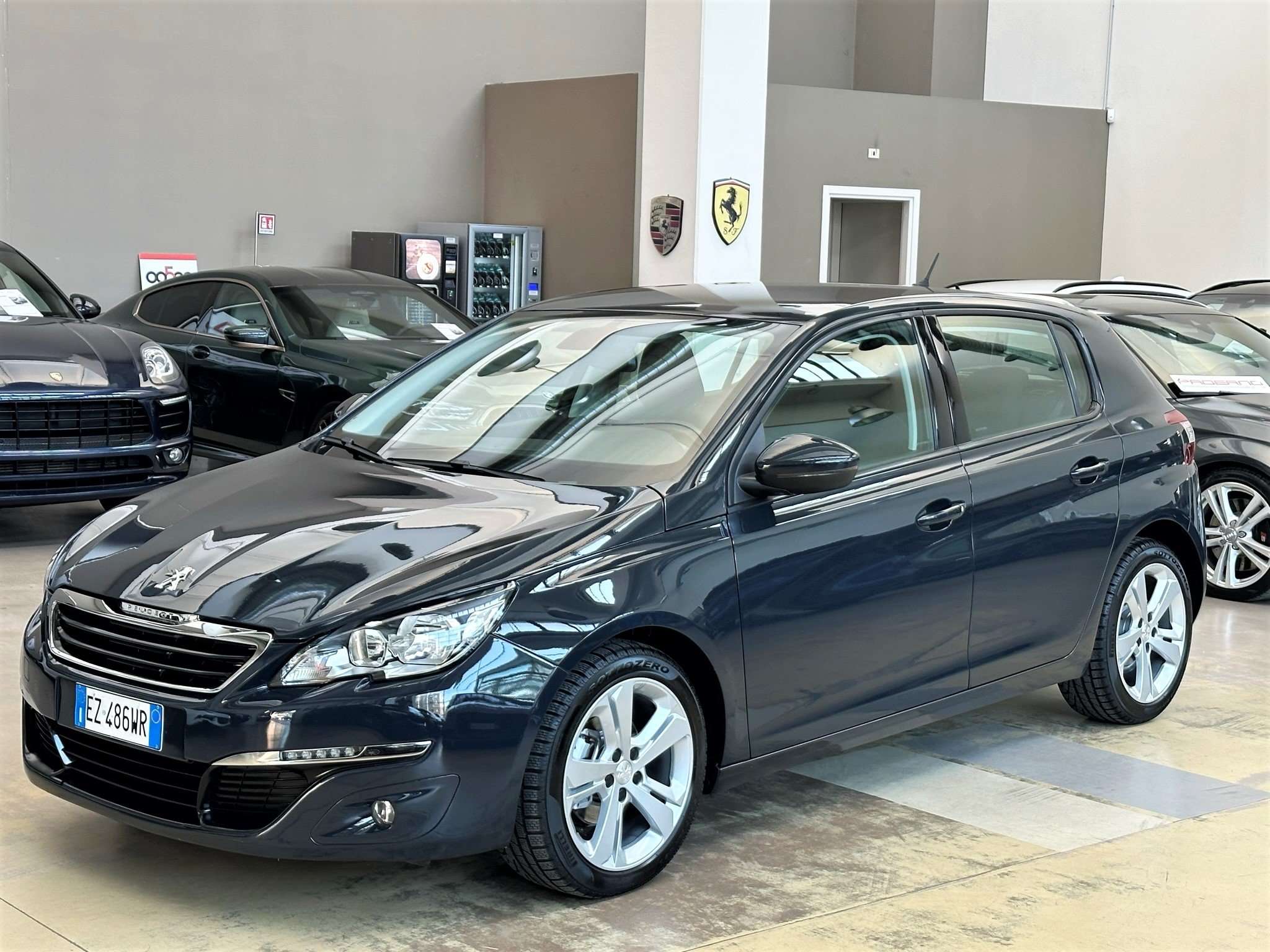 Peugeot 3085p 1.6 bluehdi Business s&s EAT6 - 17" - Navi