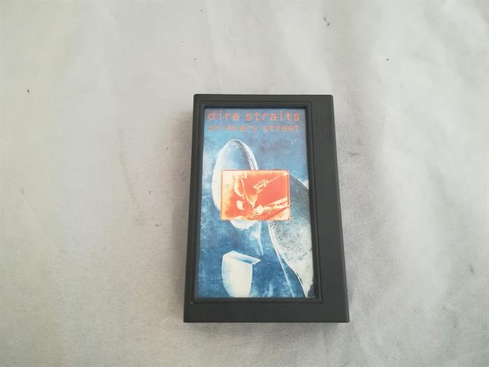 DIRE STRAITS - ON EVERY STREET - DCC - DIGITAL COMPACT CASSETTE - RARISSIMO