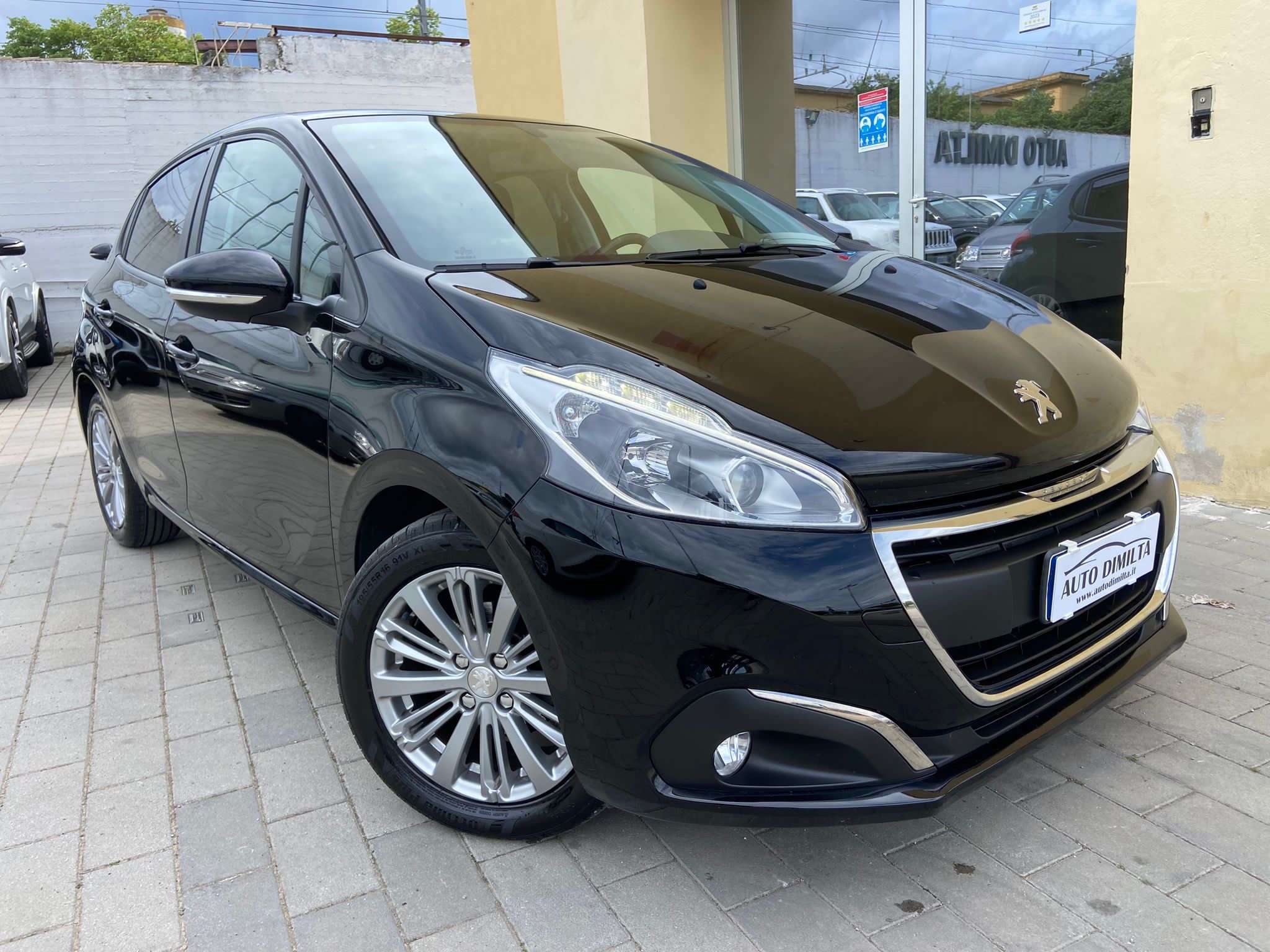 Peugeot 208208 5p 1.6 bluehdi Active 75cv