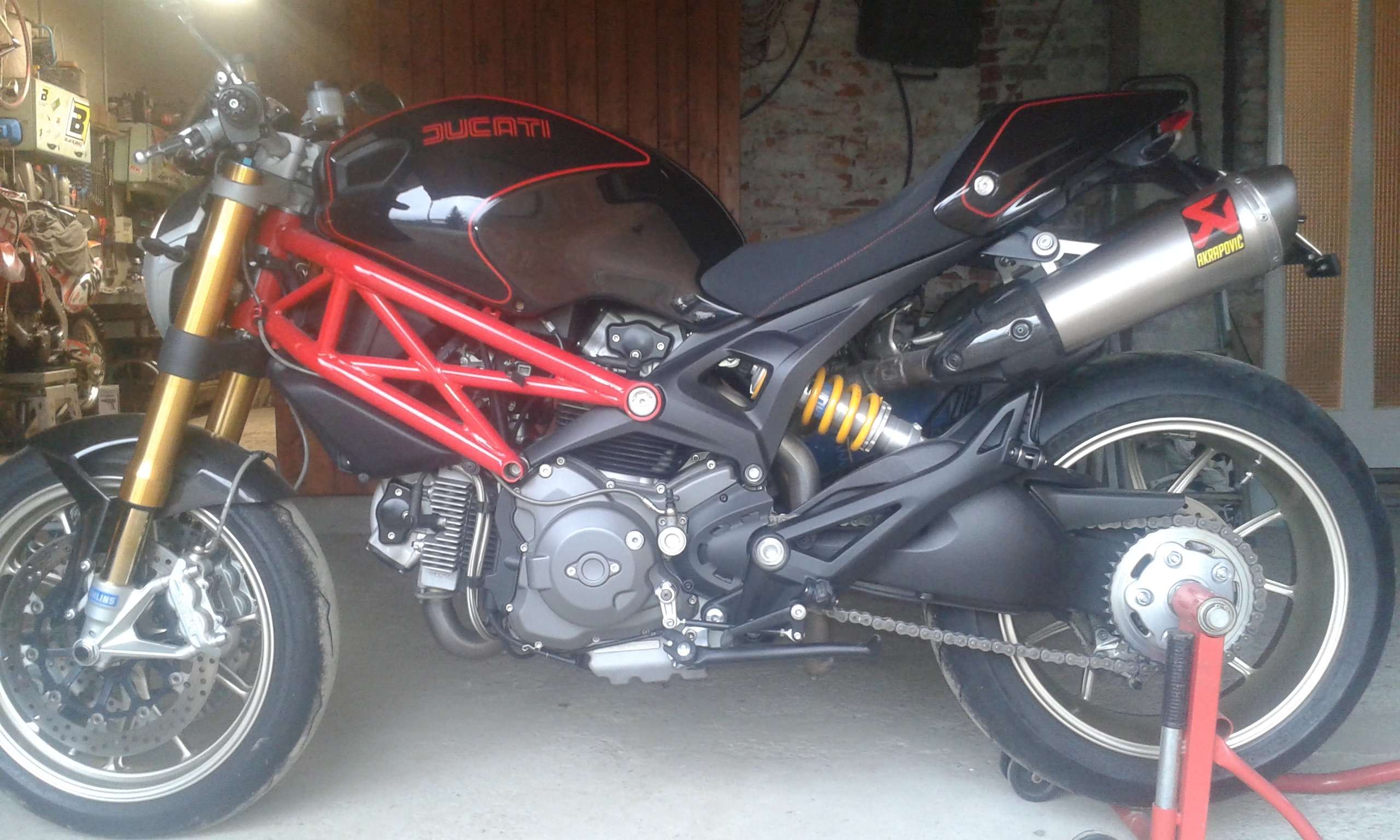 Ducati Monster 11001100 S