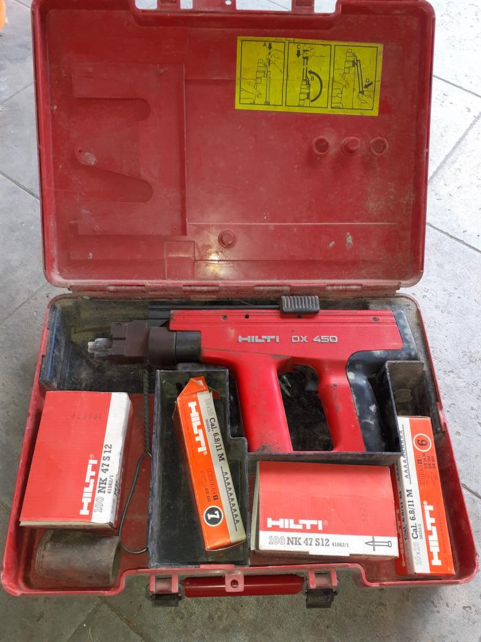 PISTOLA SPARACHIODI DELLA HILTI