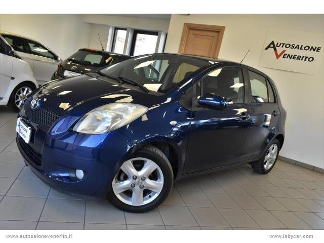 Toyota yaris 1.0 5p. sol