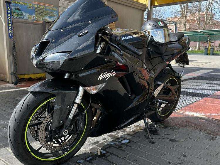 Kawasaki ZX 600zx6r 2008