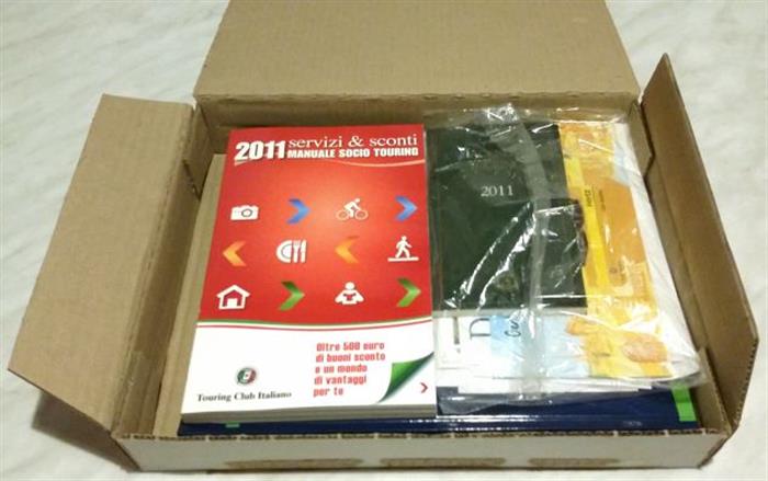 COFANETTO GADGET LE EDIZIONI ESCLUSIVE PER I SOCI 2011 TCI TOURING CLUB ITALIANO