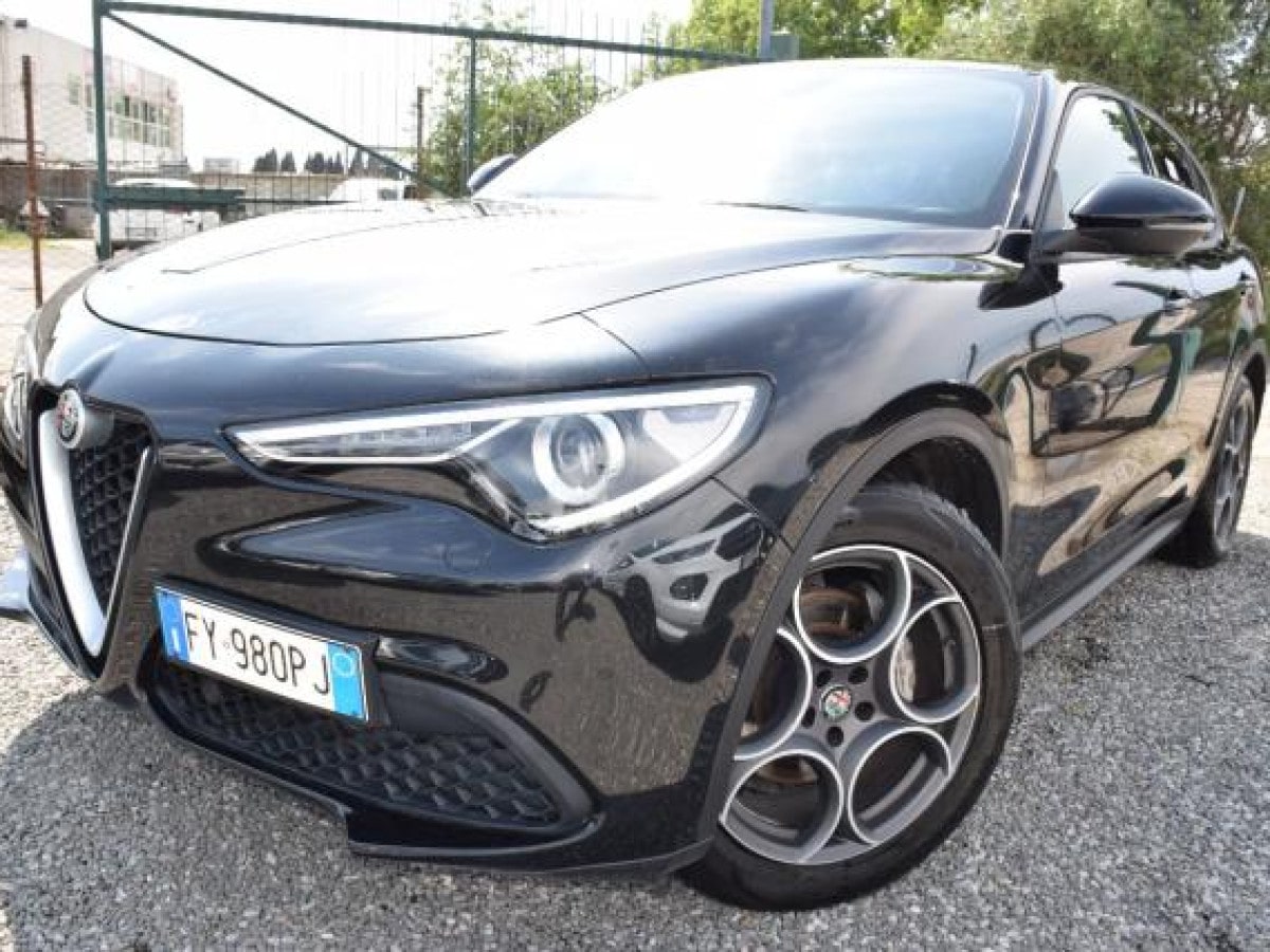 ALFA ROMEO Stelvio ALFA ROMEO Stelvio 2.2 Turbodiesel 160CV AUTOMATICA AT8 RWD Sport Tech - ADAS - CRUISE AD - SENSORI - BIXENO - BT - CERCHI - RETROCAMERA