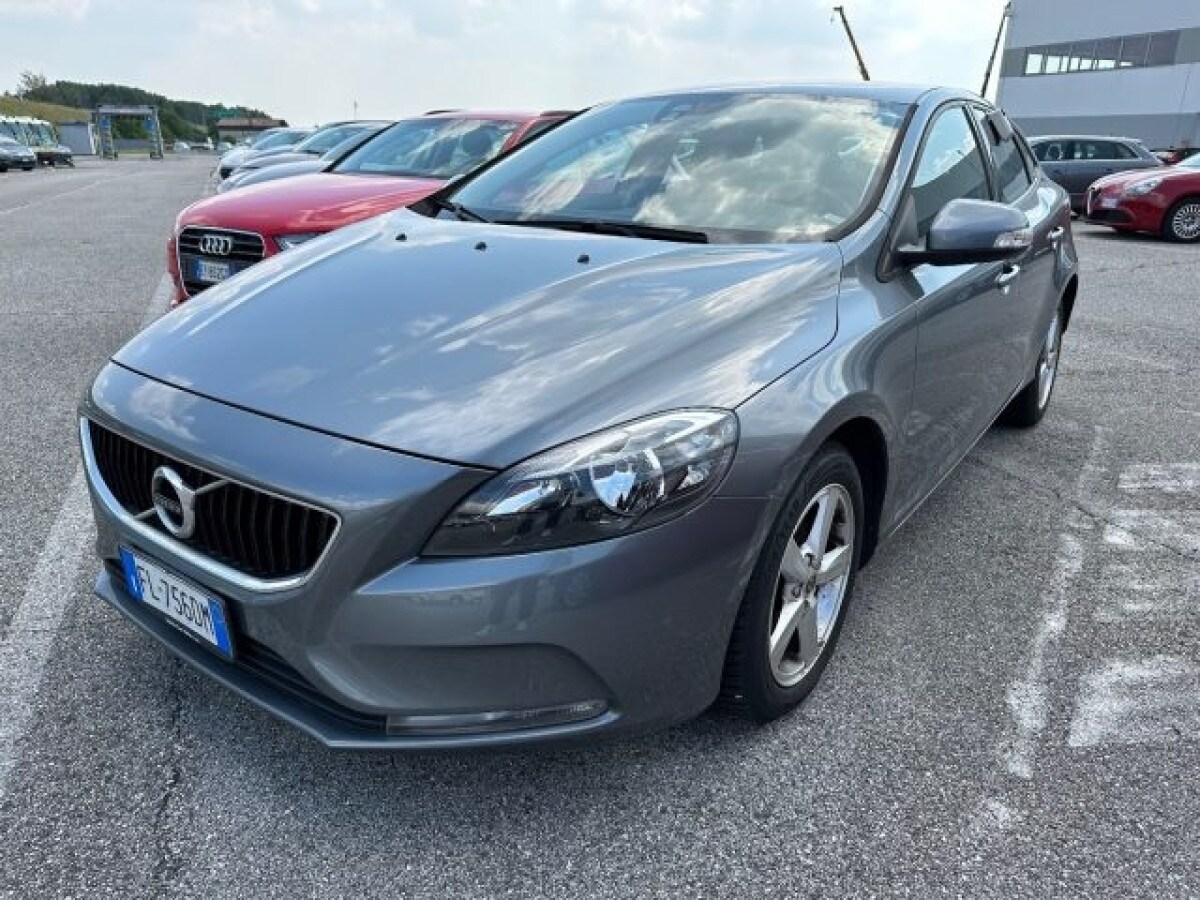 VOLVO V40 (2012-2020) V40 D2 Business