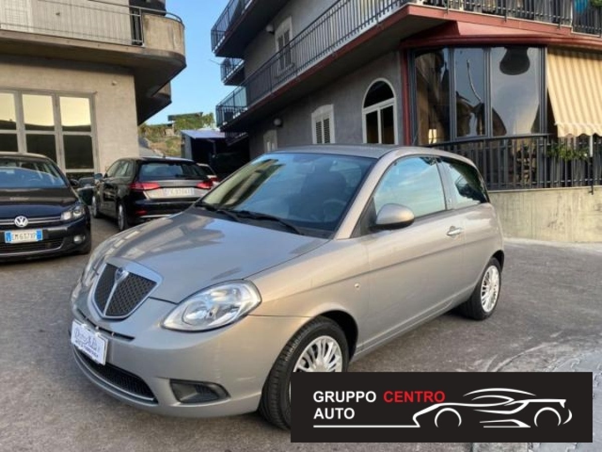 LANCIA Ypsilon 1.2 Oro