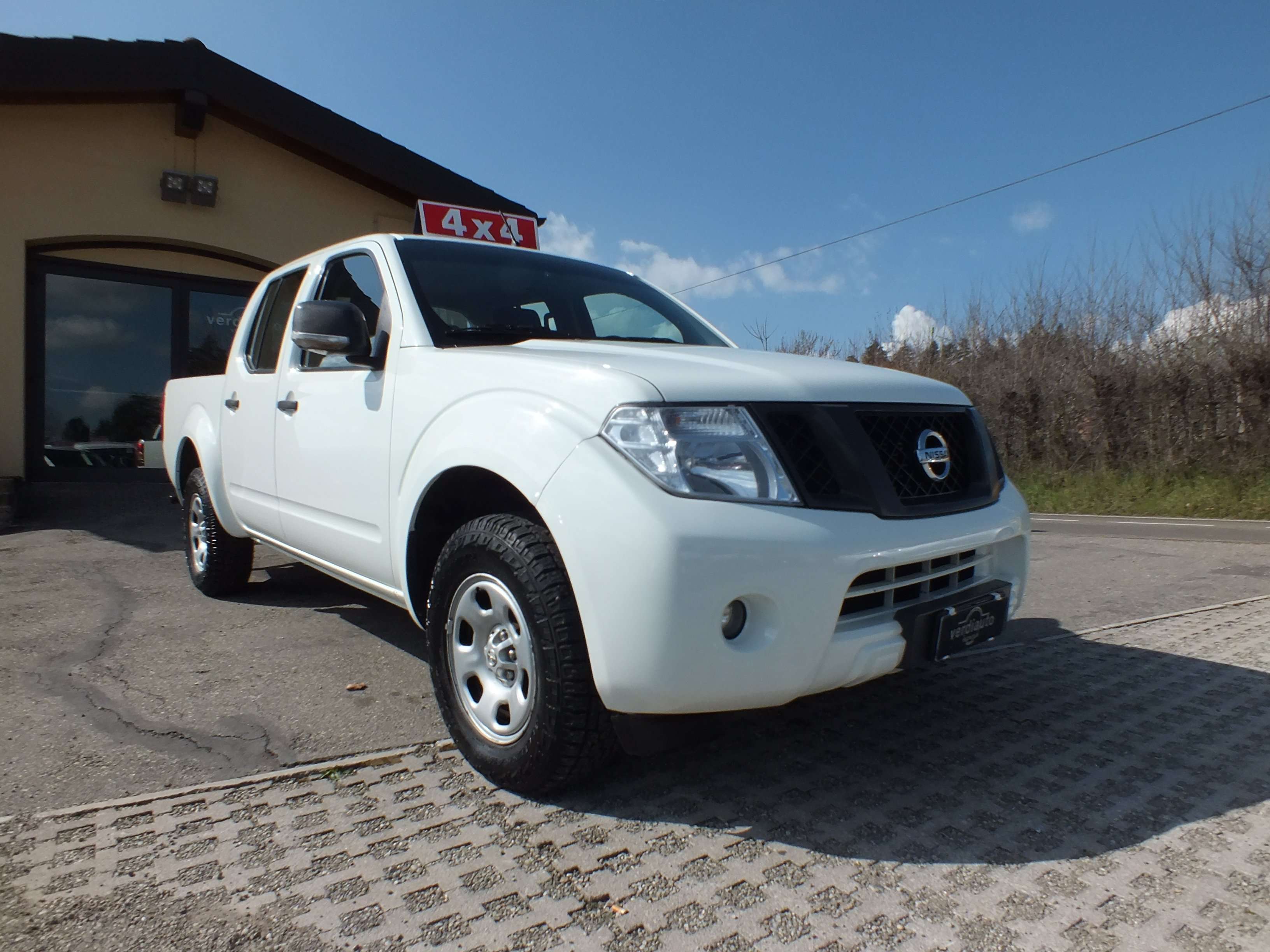 Nissan Navara2.5 dci DOUBLE CAB XE 4X4 +BLOCCO DIFFERENZIALI