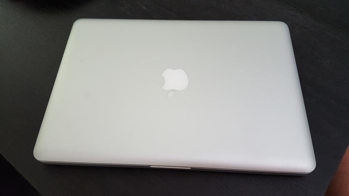 MAC BOOK PRO 2011