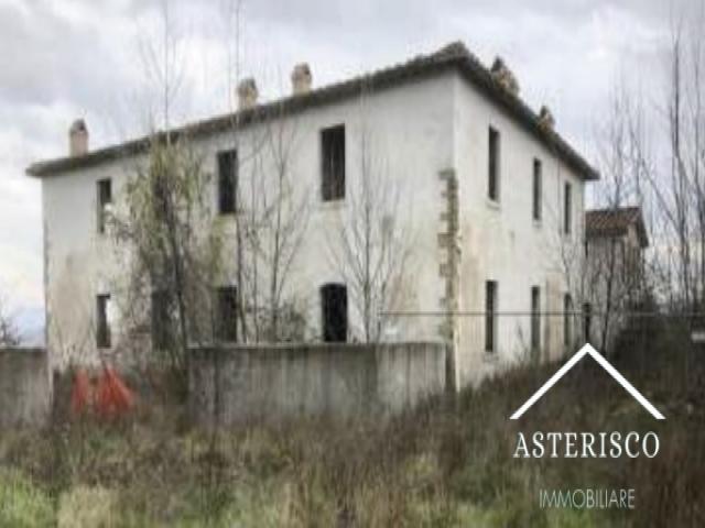 Villa  - frazione castiglion ubertini- località monticello - terranuova bracciolini (ar)