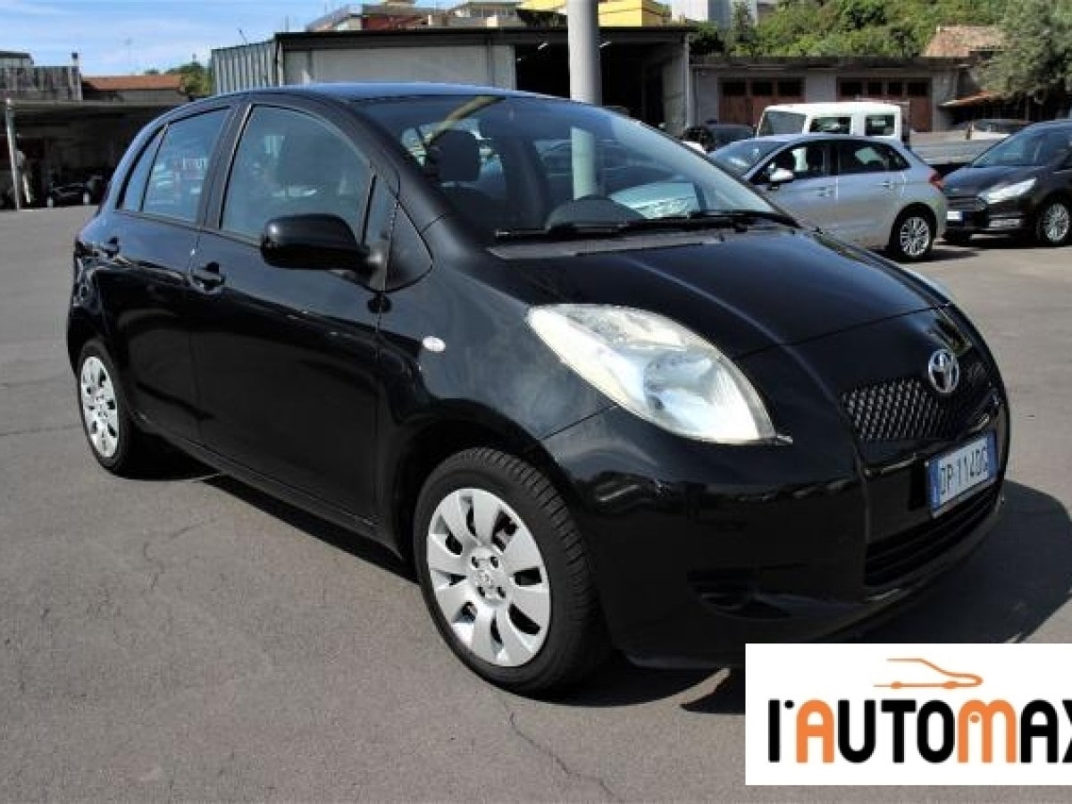 TOYOTA Yaris 1.0 Sol 5p