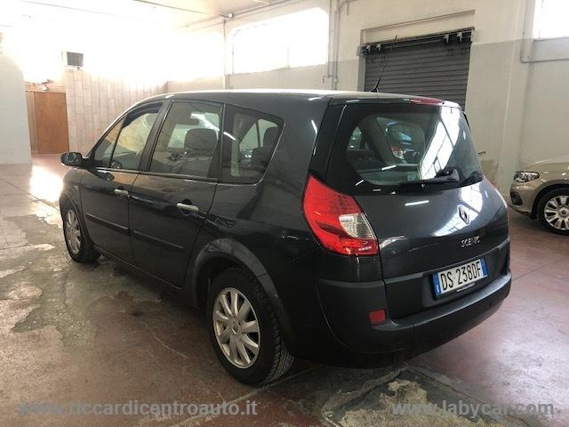 Renault grand scÃ©nic 1.9 dci 130 cv dynamique