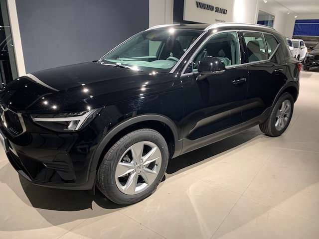 Volvo XC40T2 Core Aut - onyx black