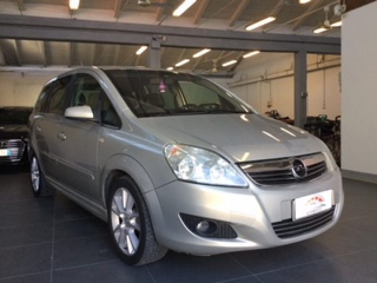 OPEL Zafira 2ª serie Zafira 1.9 16V CDTI 150CV Enjoy