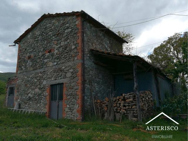 Fabbricato rurale - loc. martaglie - caprese michelangelo (ar)