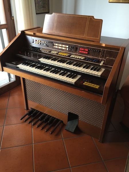 ORGANO FARFISA MODELLO LOUVRE