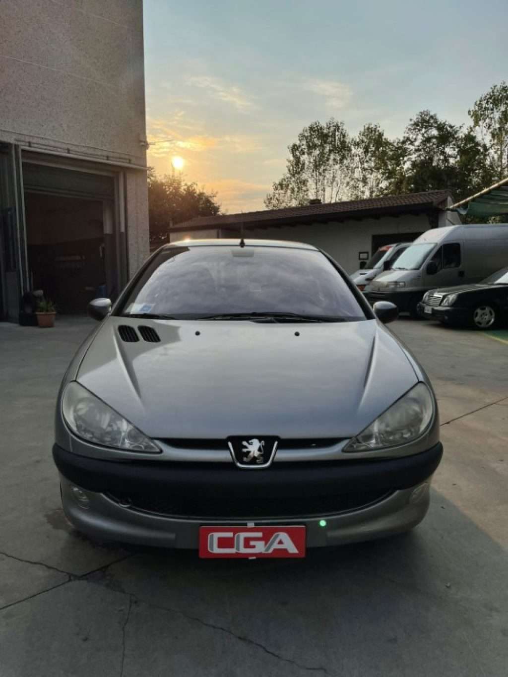 Peugeot 2061.4 HDi 5p. Lee