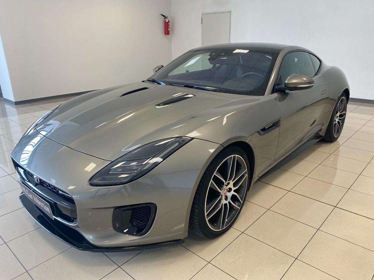 Jaguar F-Type2.0 aut. Coupé R-Dynamic +Tetto+P.Black