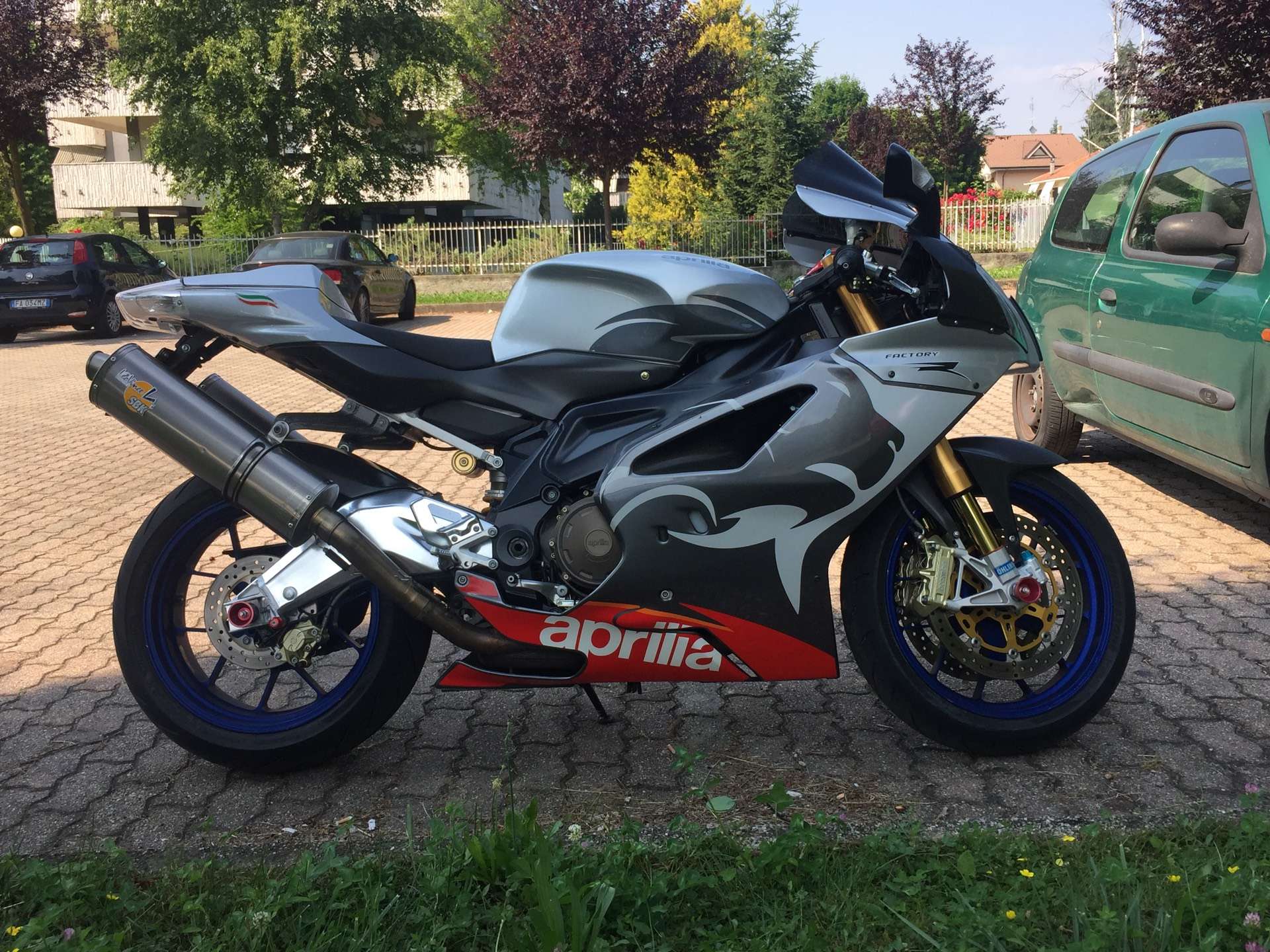 Aprilia RSV 1000 RFactory