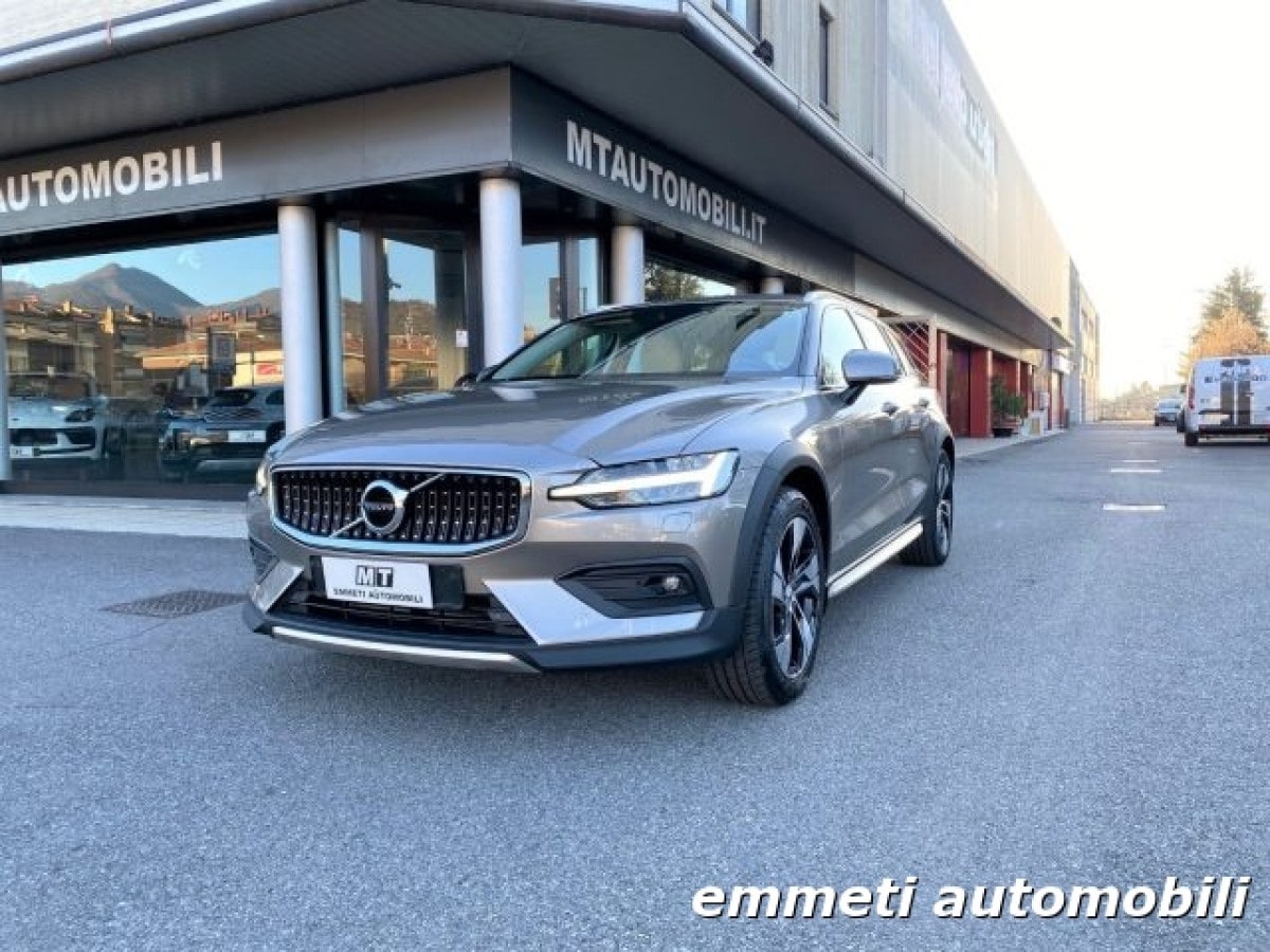 VOLVO V60 CC (2018-->) V60 Cross Country D4 AWD Geartronic Business Plus