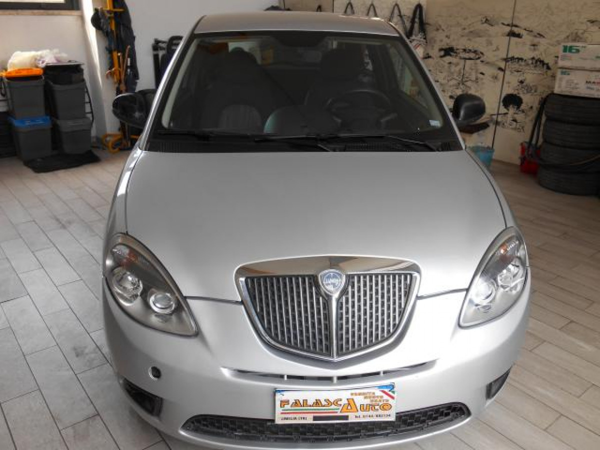 LANCIA Ypsilon 1.2