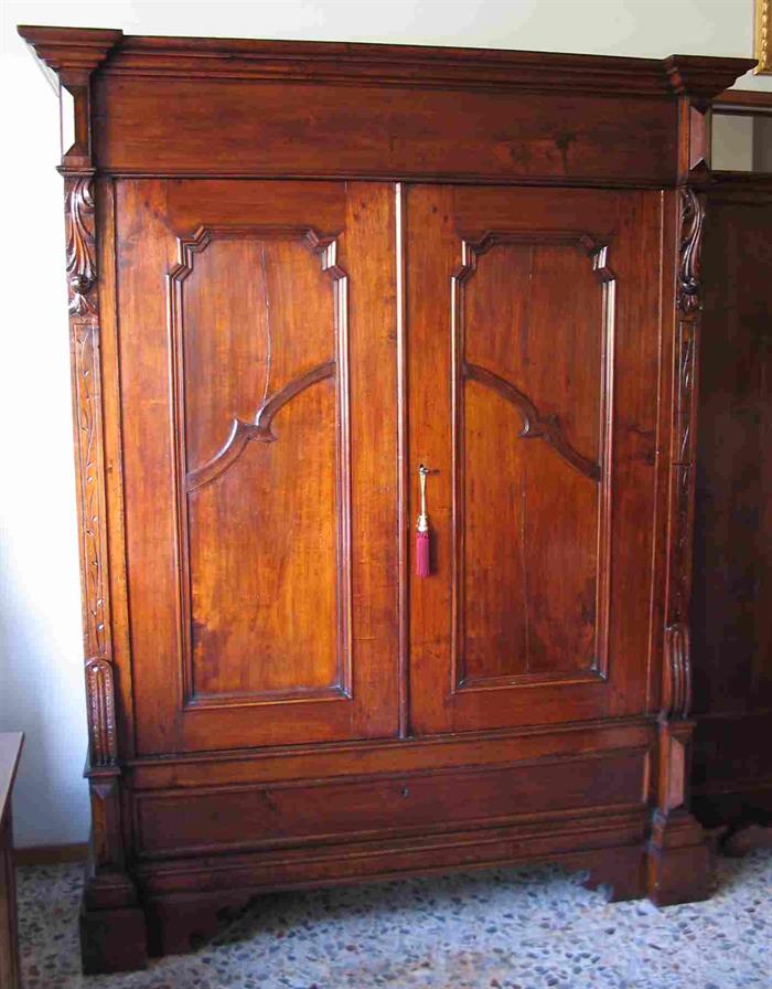 ARMADIO GUARDAROBA A CREDENZA VINTAGE