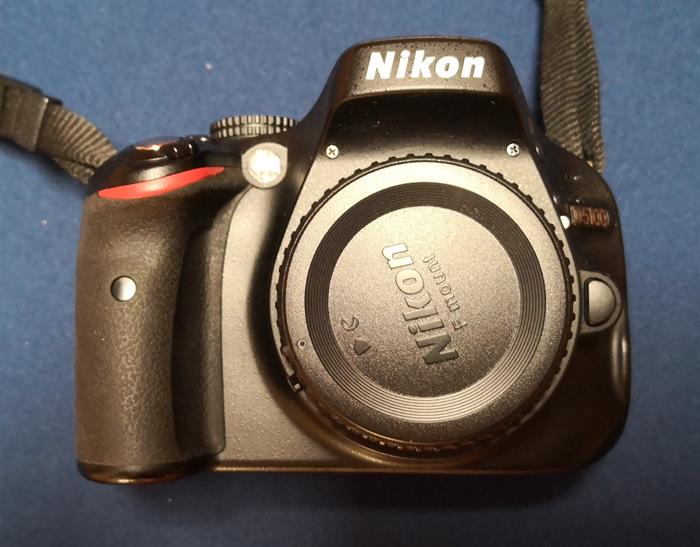 NIKON D5100