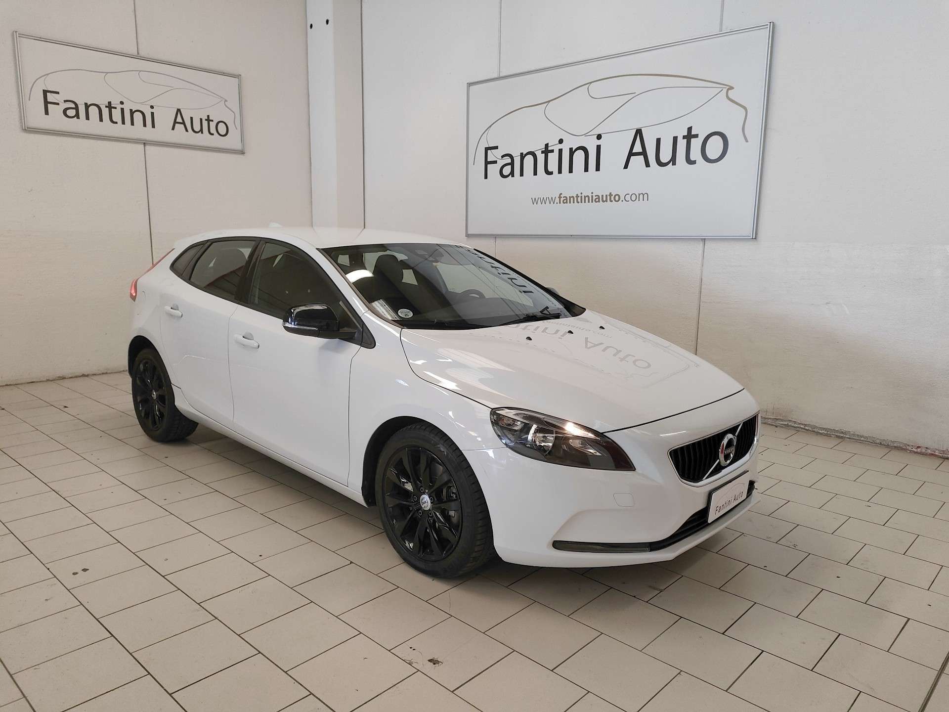 Volvo V402.0 d2 AUTOMATICA NAVI BLUETOOTH SENSORI GARANZIA