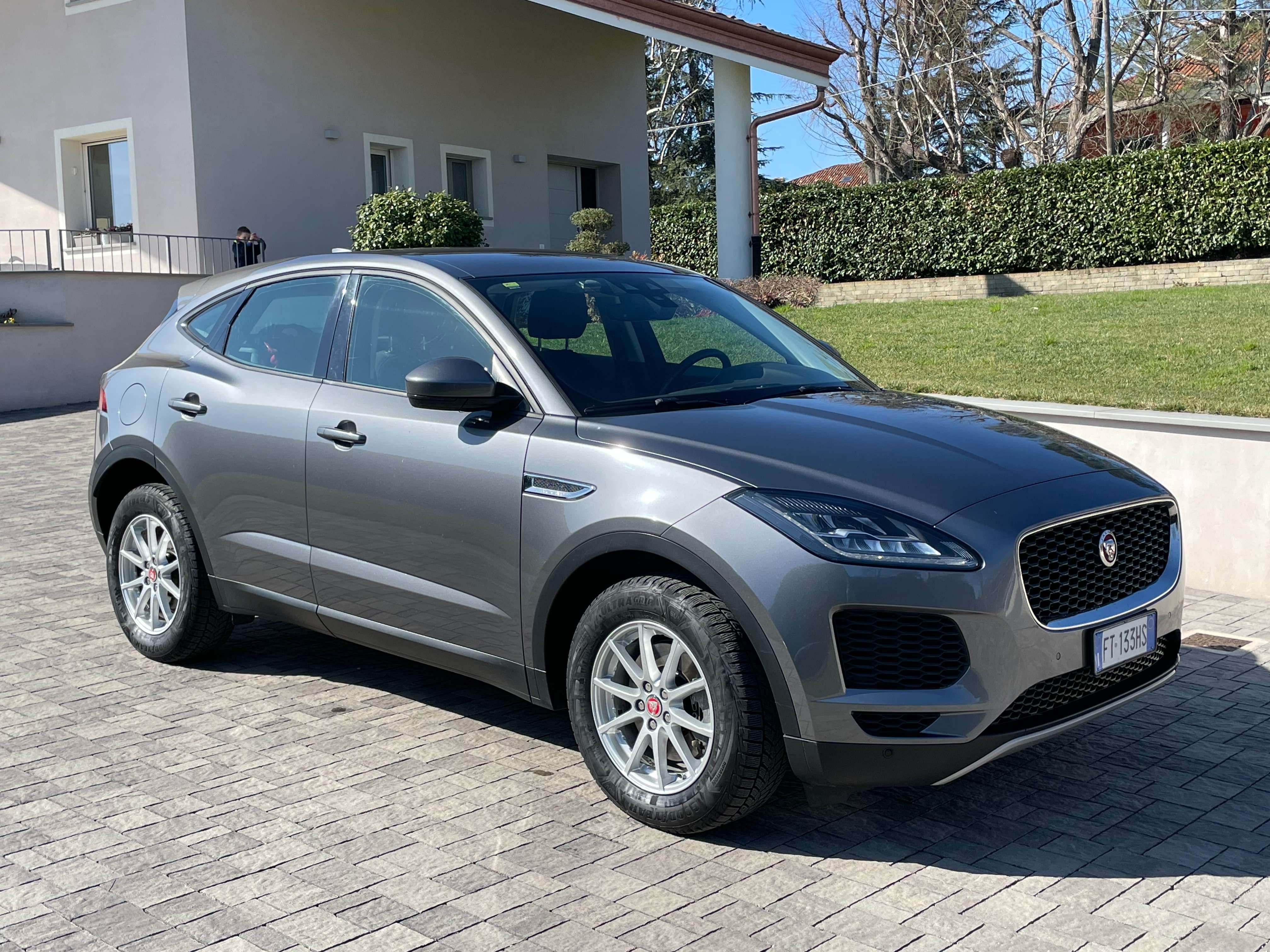 Jaguar E-PaceE-Pace 2.0d i4 R-Dynamic SE awd 150cv auto my19