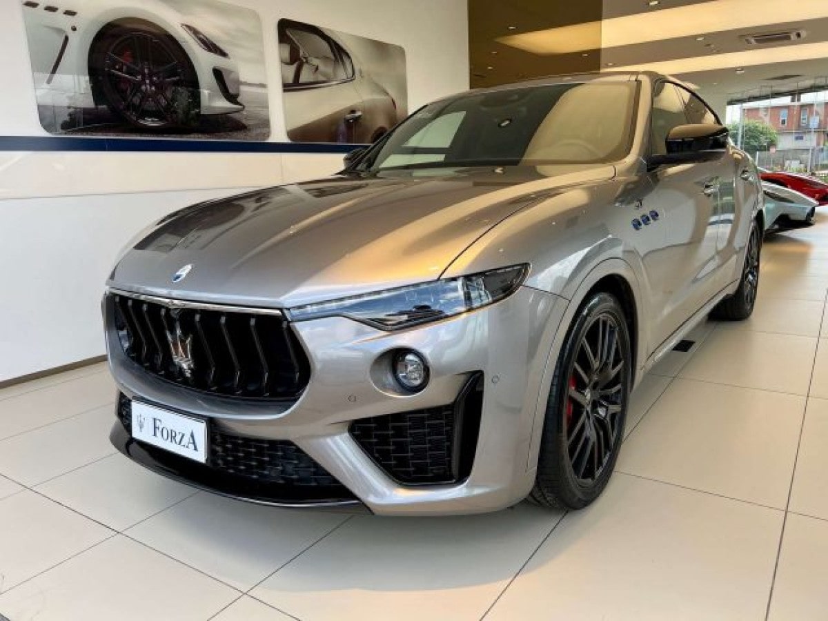 MASERATI Levante 2.0 mhev GT 330cv , Nerissimo , Sport Pack