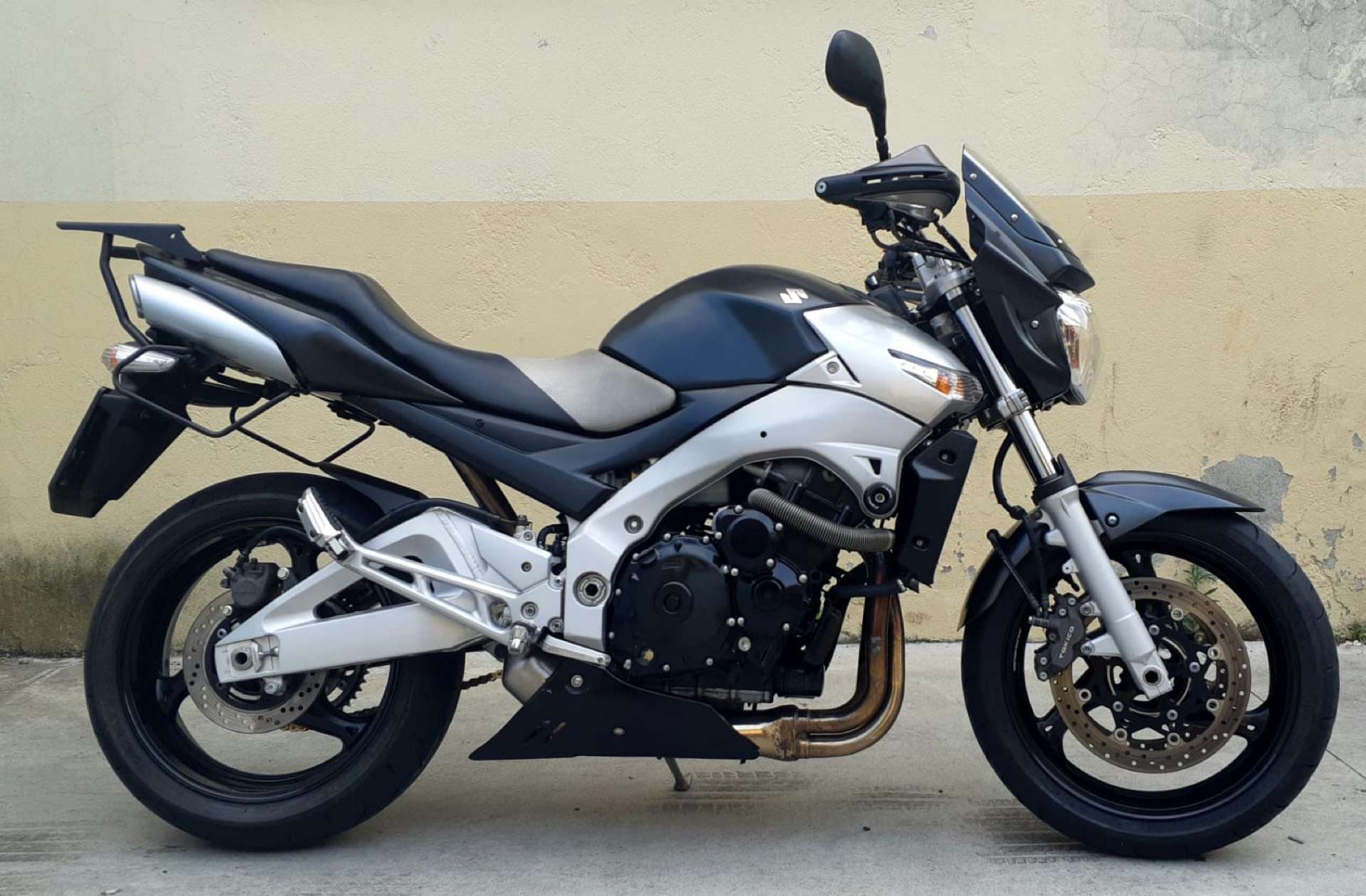 Suzuki GSR 600