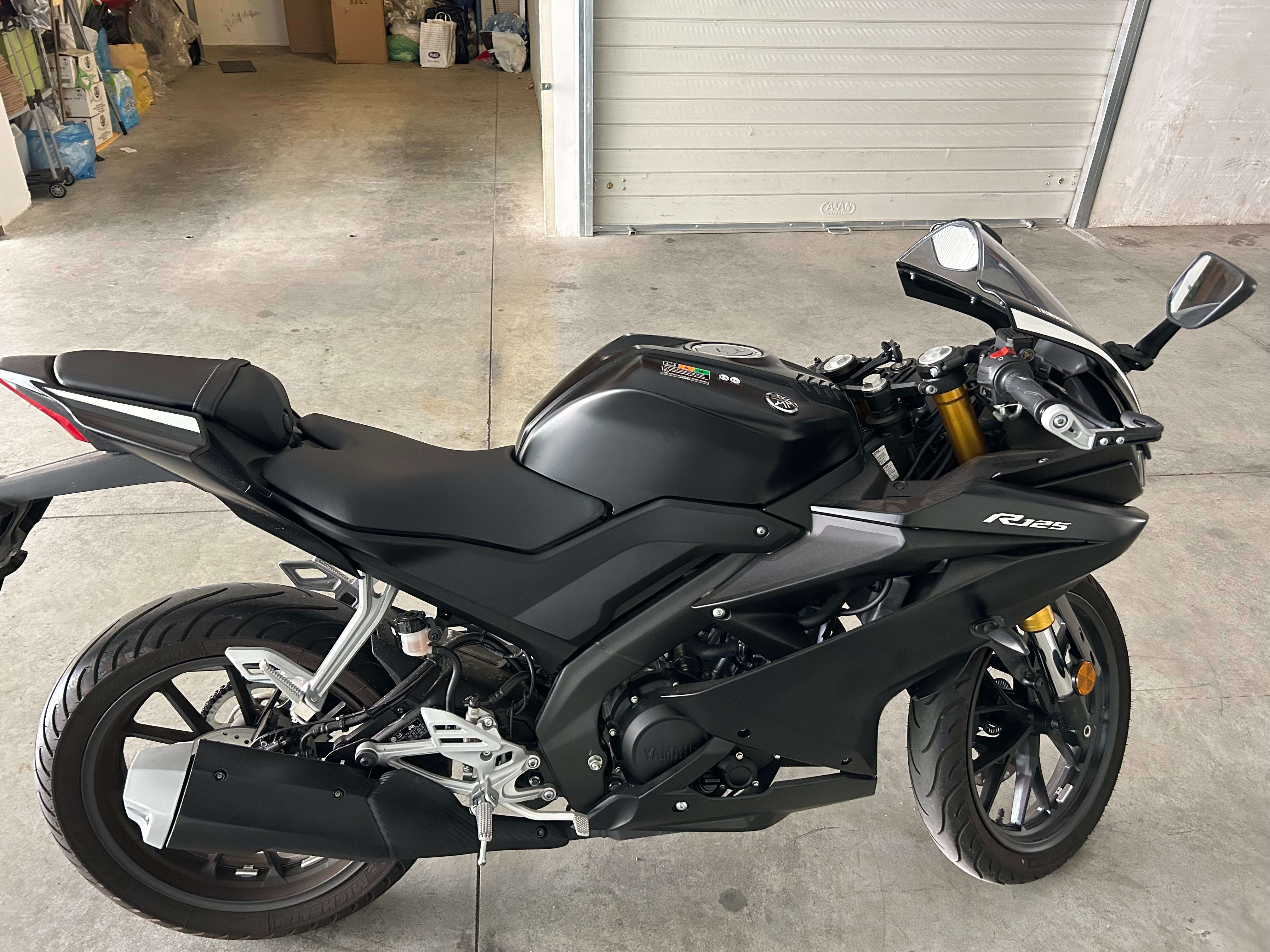 Yamaha YZF-R125BLACK