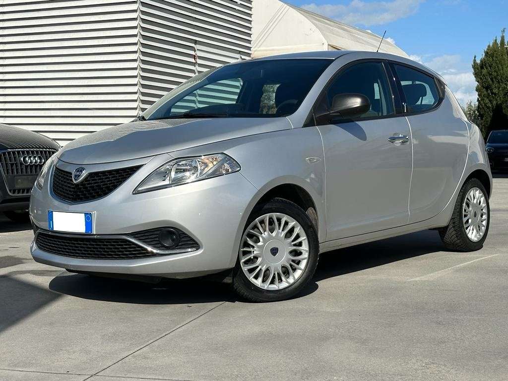 Lancia YpsilonYpsilon 1.2  *NEOPATENTATI * 30.500 Km !!!!!