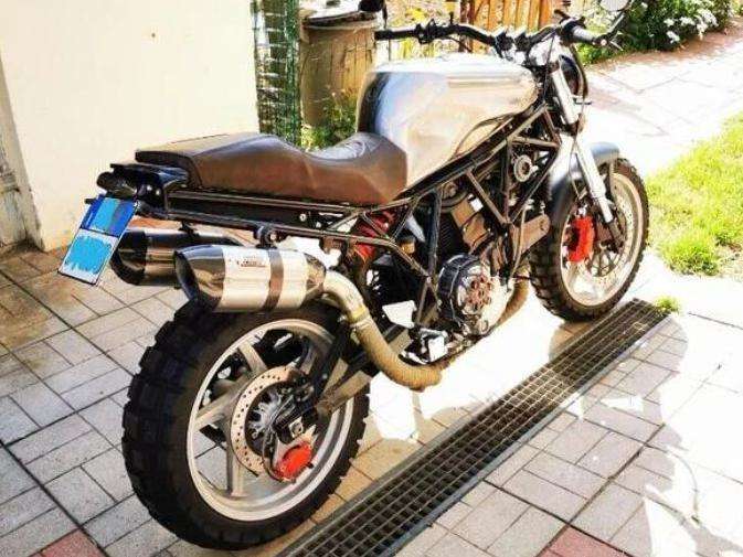 Ducati 900 SSElaborata scrambler,cafè racer