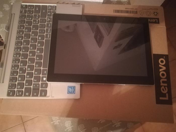 TABLET PC LENOVO 2 IN 1 NUOVO